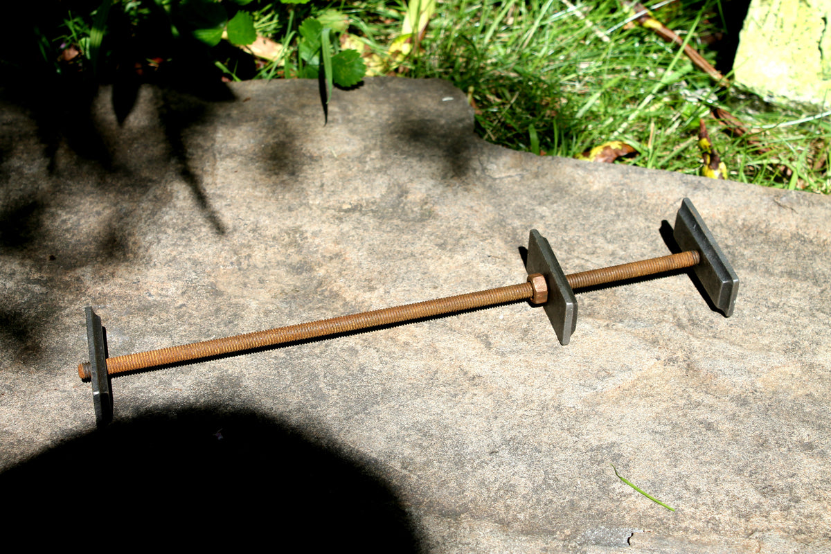 Cast Iron Radiator Feet & Wall Brackets – Goodwood Originals